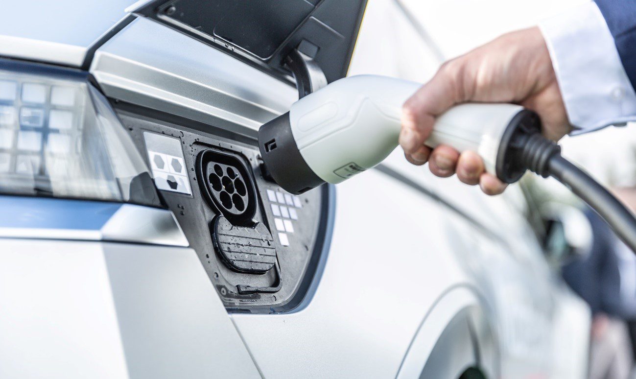 ¿Cuánto cuesta cargar un coche eléctrico en 2025?